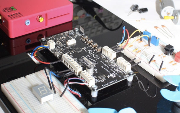 Under the Radar: Laika Bring Robotics to Raspberry Pi using Scratch [Hack Things]